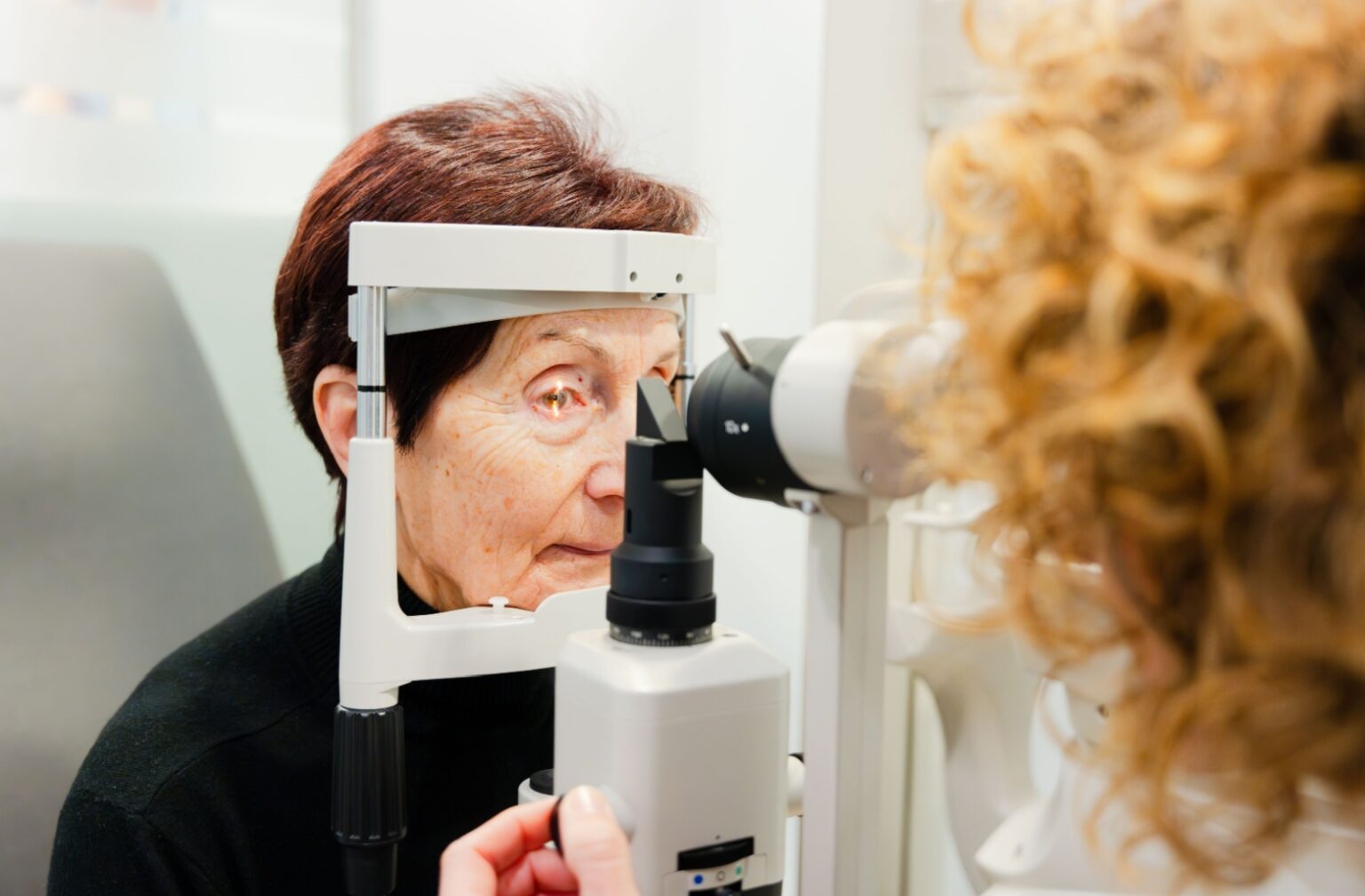 What Are Cataract Symptoms? | Insight Eyecare